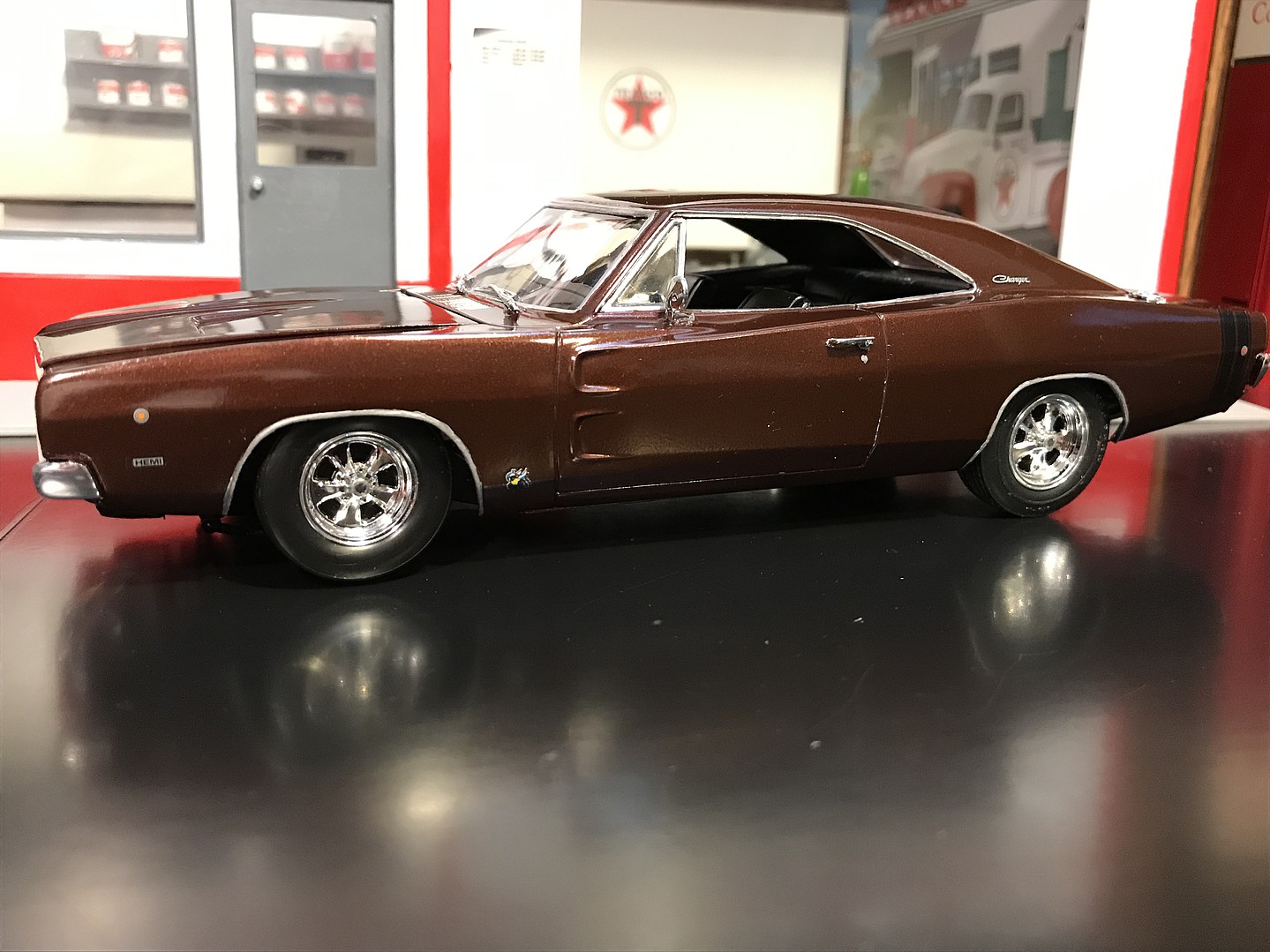 1968 Dodge Charger 2'n1 -- Plastic Model Car Kit -- 1/25 Scale ...