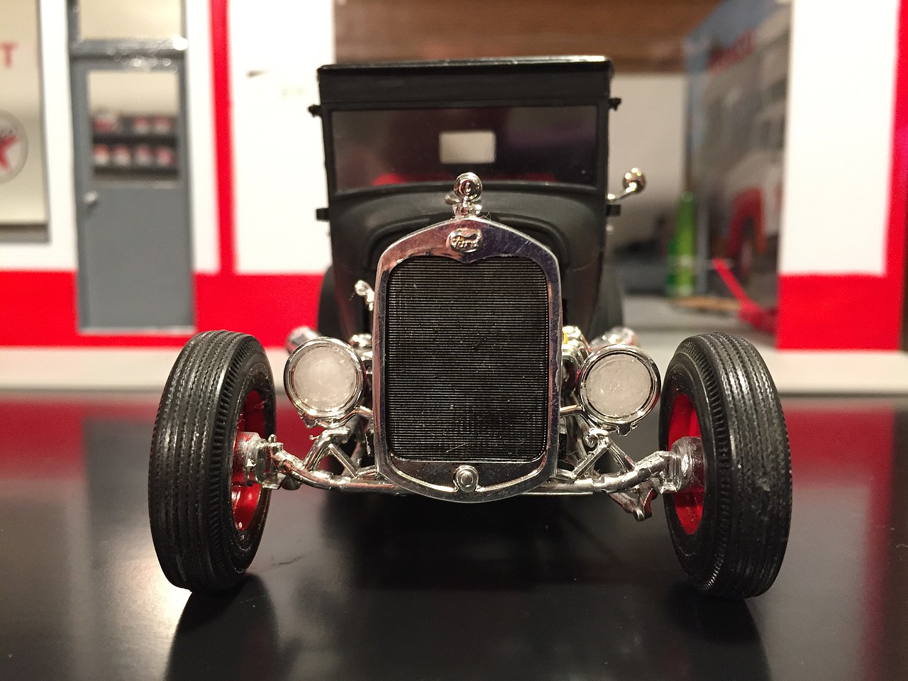 1929 Ford Rat Rod (3 in 1) -- Plastic Model Truck Kit -- 1/25 Scale ...