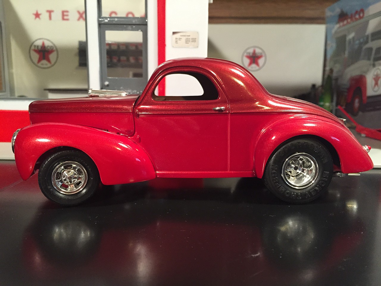 1941 Willys Street Rod -- Plastic Model Car Kit -- 1/25 Scale ...