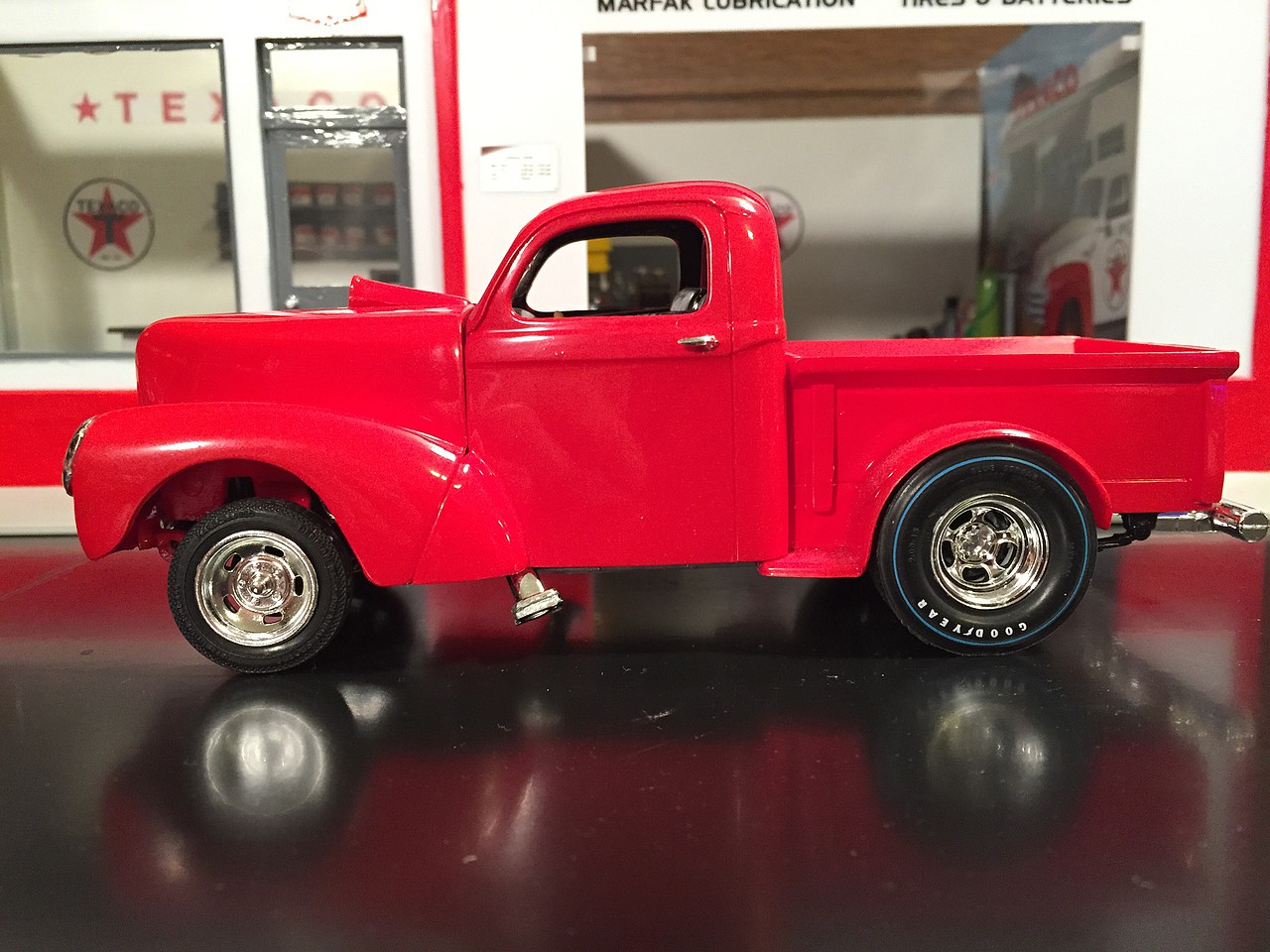 1940 Willys Coupe/Pickup -- Plastic Model Car Kit -- 1/25 Scale -- #818 ...