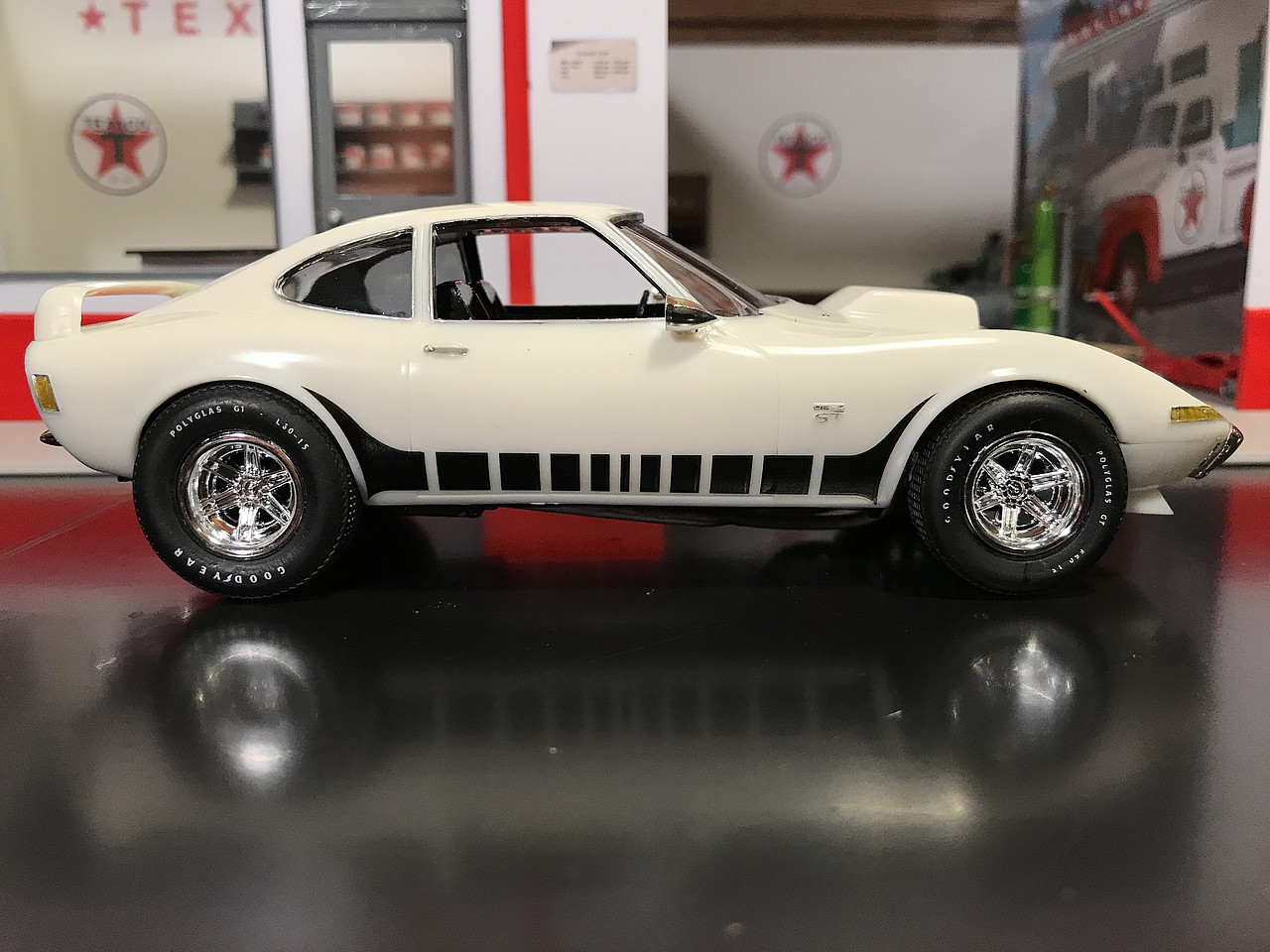 Opel GT Car (White) -- Plastic Model Car Kit -- 1/25 Scale -- #729 ...