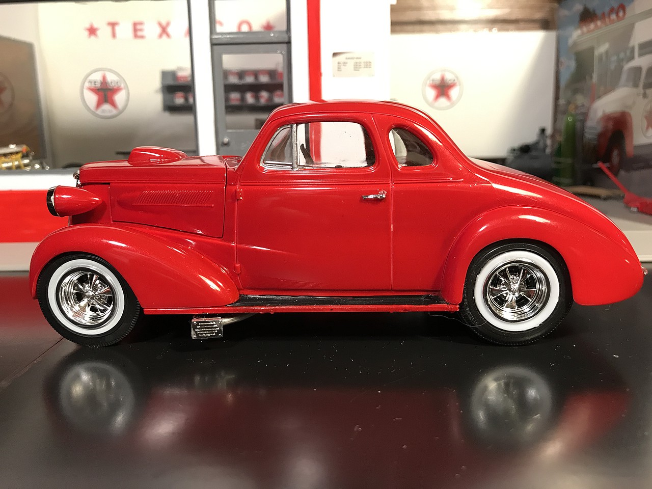 1937 Chevy Coupe -- Plastic Model Car Kit -- 1/25 Scale -- #899-12 ...
