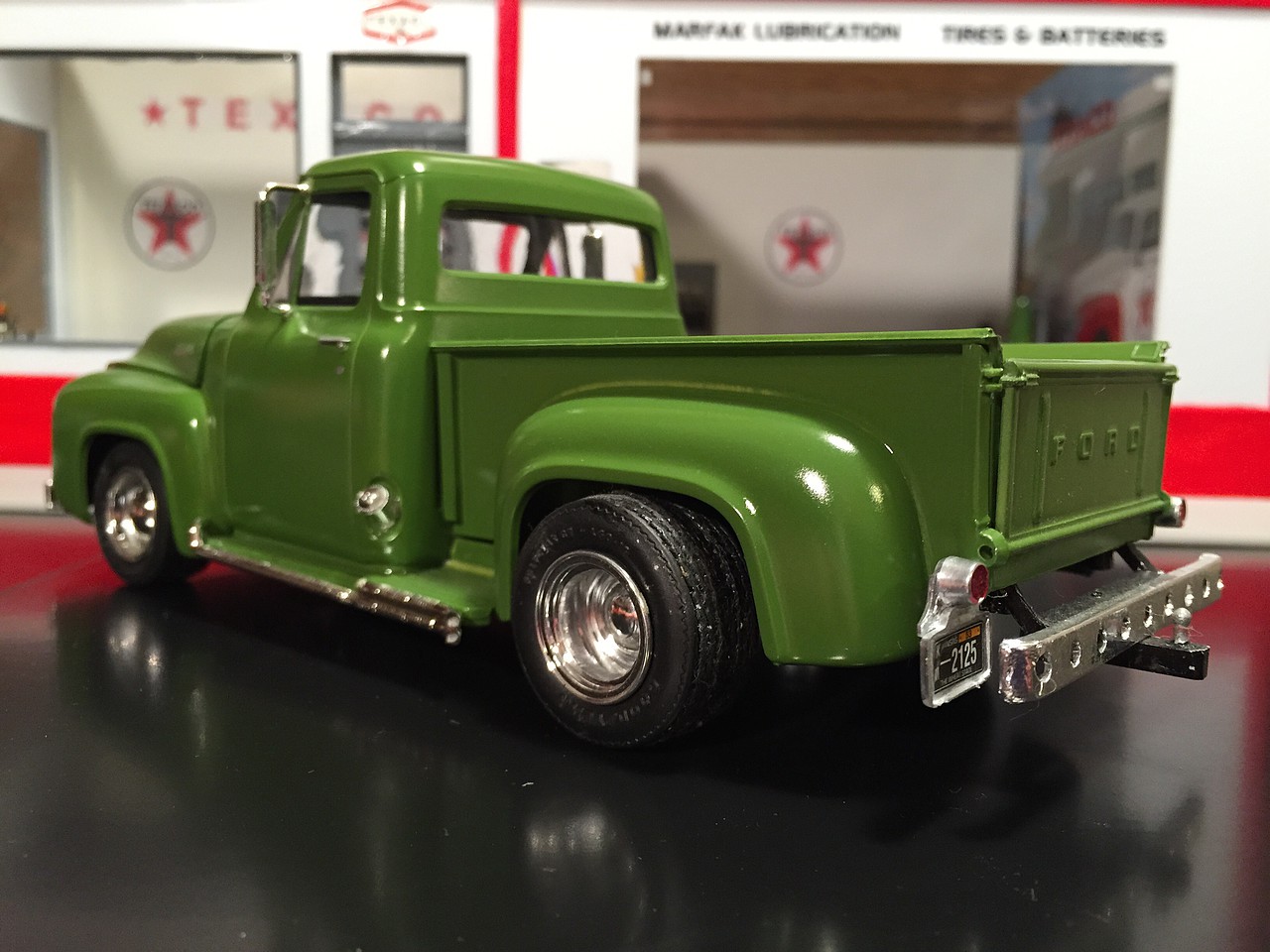1953 Ford Pickup Truck -- 1/25 Scale -- Plastic Model Truck Kit -- #882 ...
