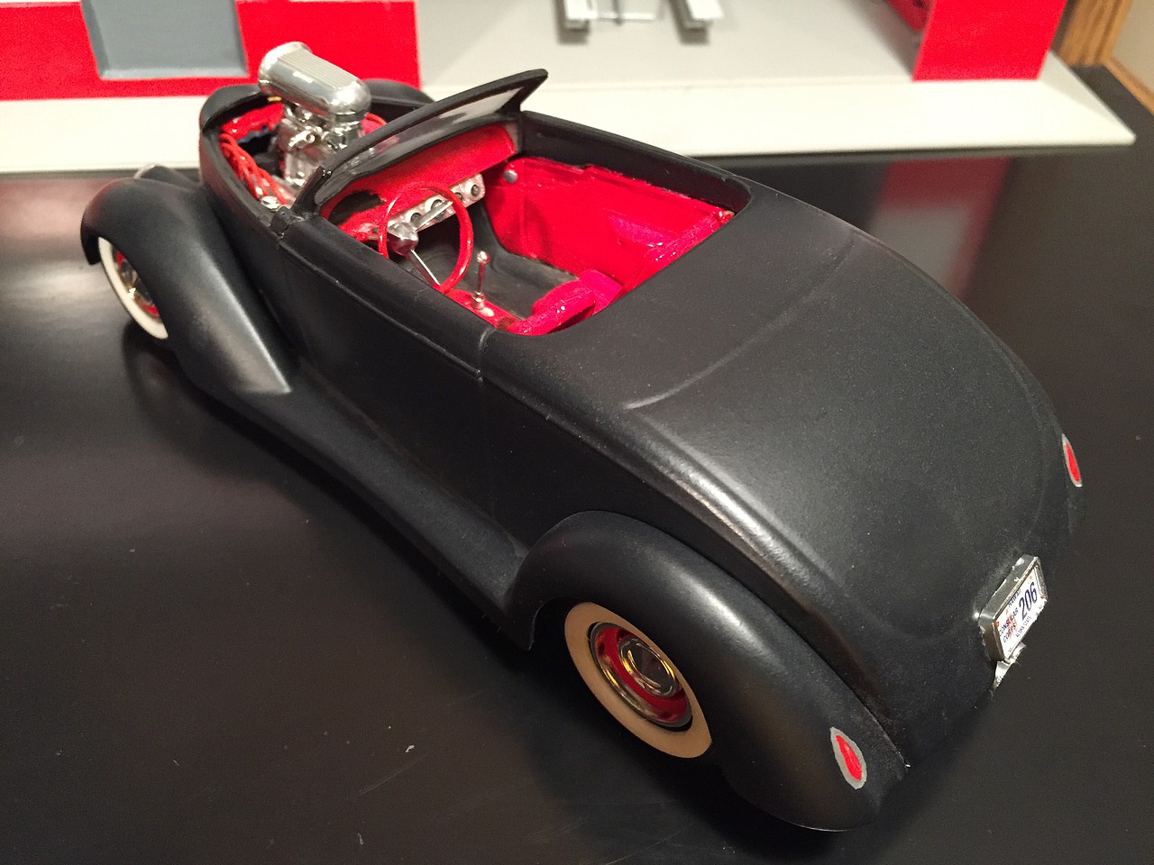 1937 Ford Custom Convertible -- Plastic Model Car Kit -- 1/24 Scale ...