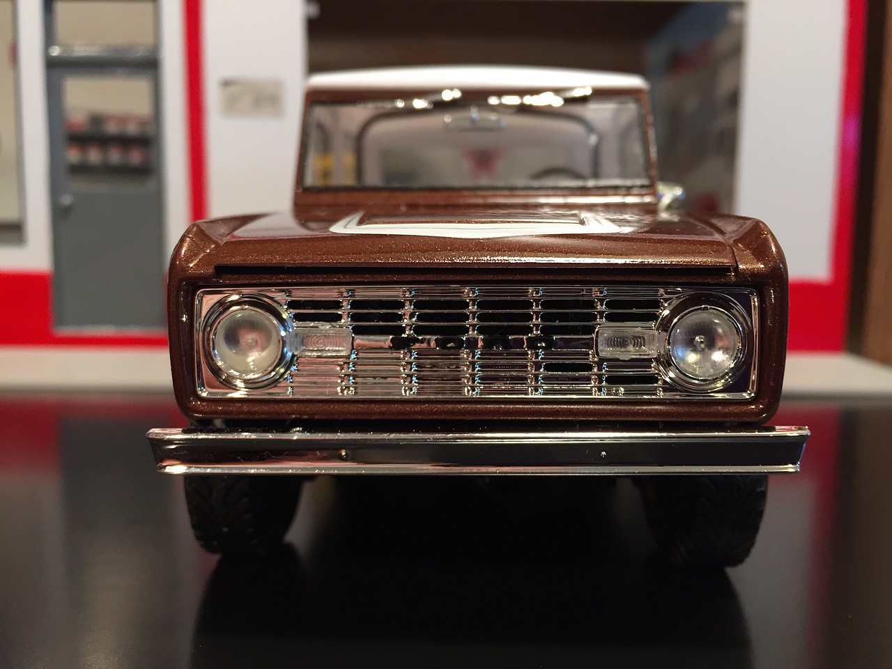 Ford Bronco -- Plastic Model Truck Kit -- 1/25 Scale -- #85-4320 ...