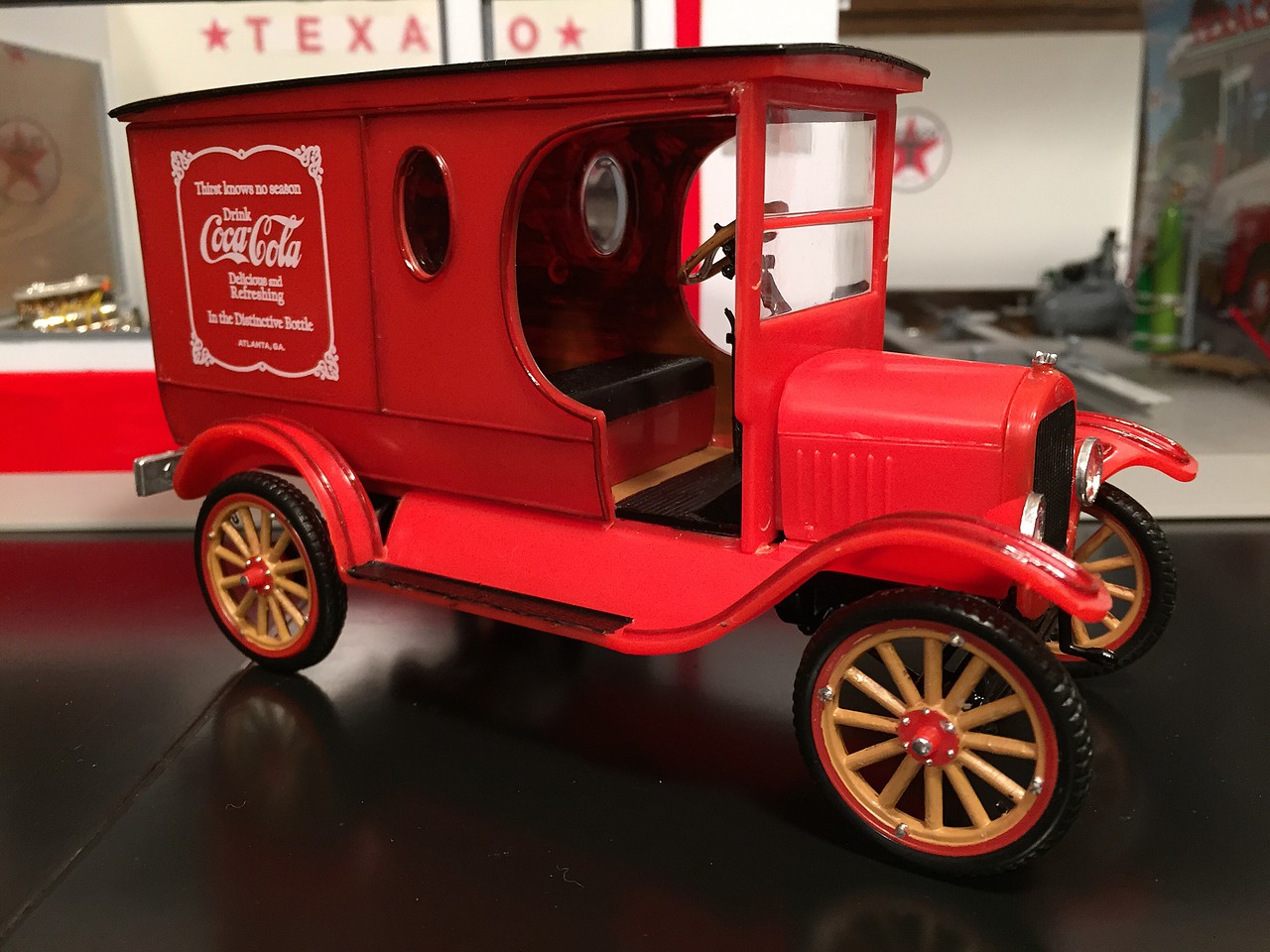 Coca Cola 1923 Ford Model T Delivery -- Plastic Model Car Kit -- 1/25 ...