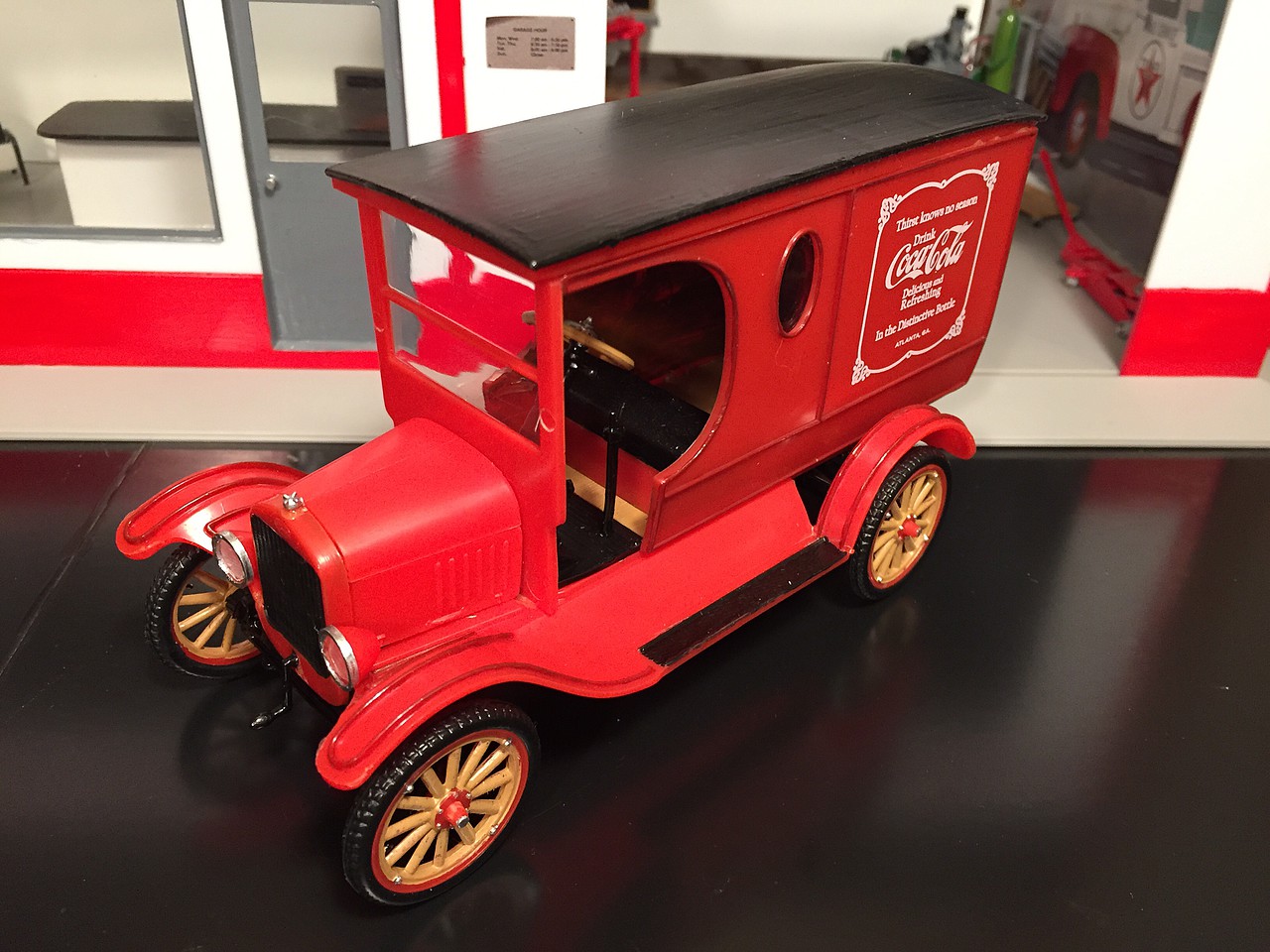 Coca Cola 1923 Ford Model T Delivery -- Plastic Model Car Kit -- 1/25 ...