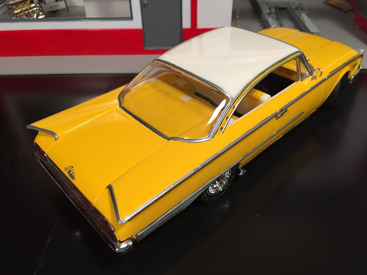 1960 Ford Starliner -- Plastic Model Car Kit -- 1/25 Scale -- #1055-12 ...