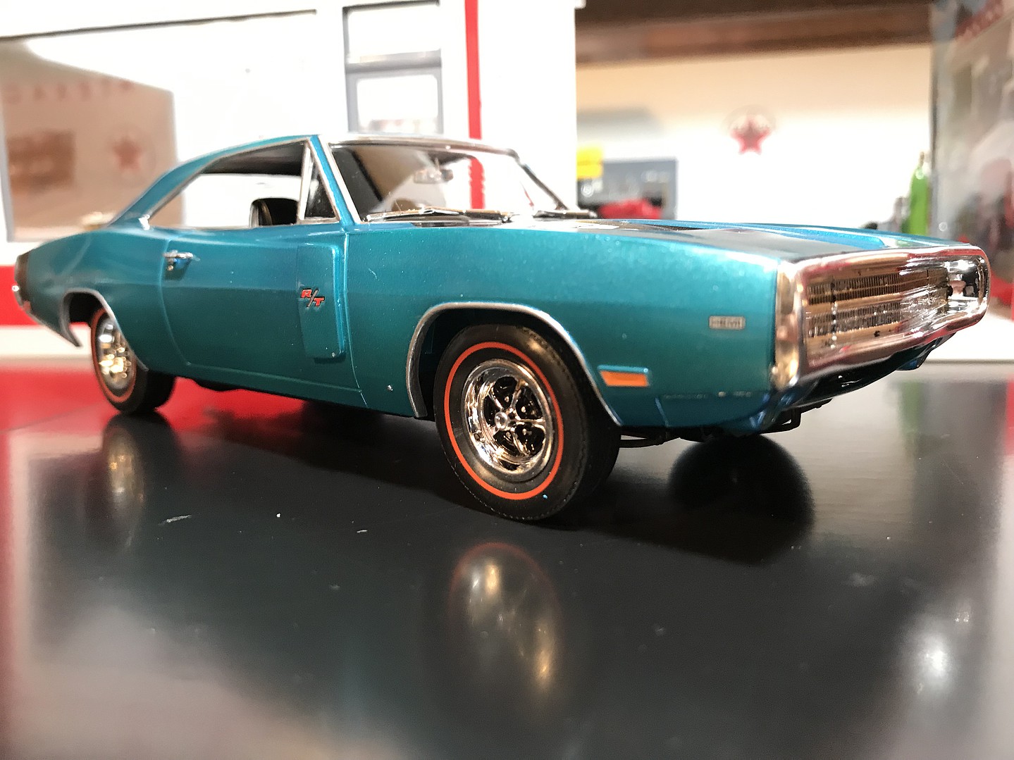 1970 Dodge Charger R/T -- Plastic Model Car Kit -- 1/25 Scale ...