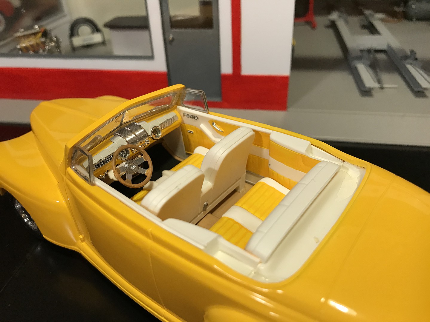 Greased Lightning 1948 Ford Convertible -- Plastic Model Car Kit -- 1/ ...