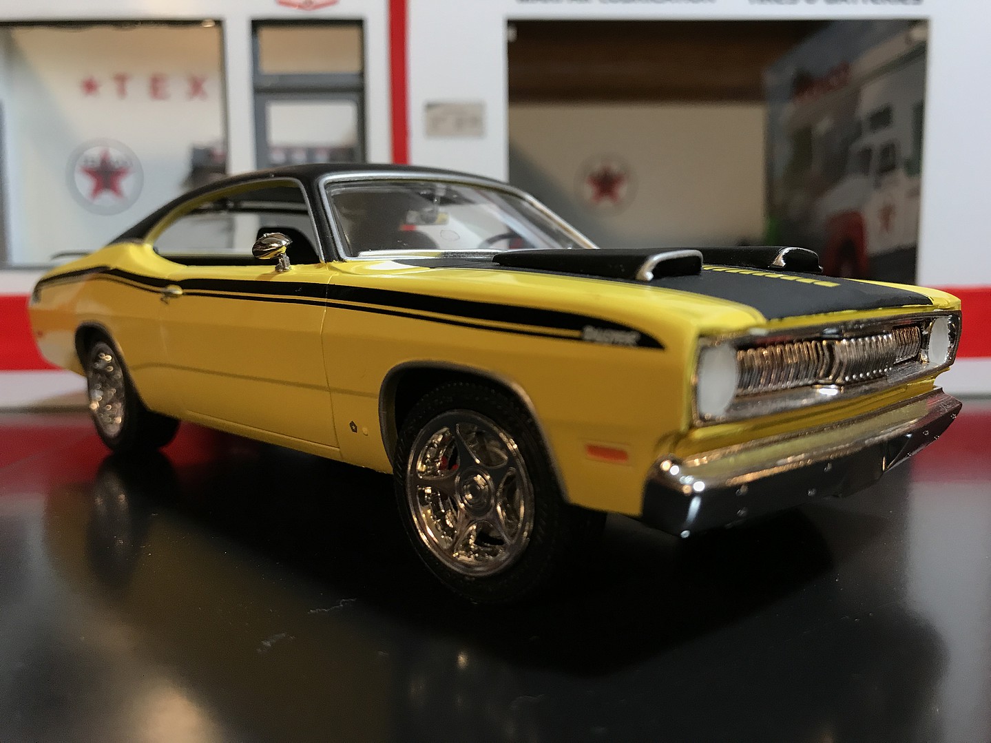 1971 Plymouth Duster 340 -- Plastic Model Car Kit -- 1/25 Scale ...