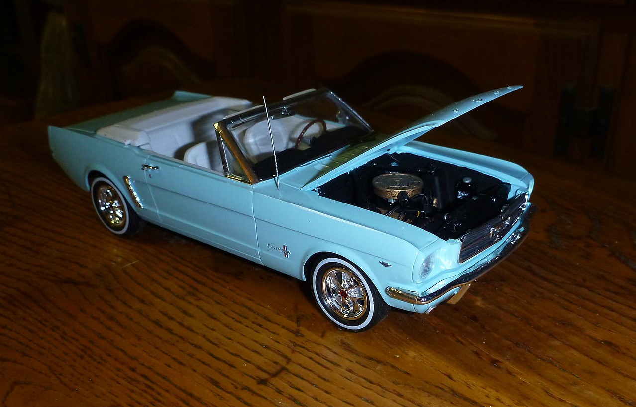 1964-1/2 Mustang Convertible -- Plastic Model Car Kit -- 1/24 Scale ...
