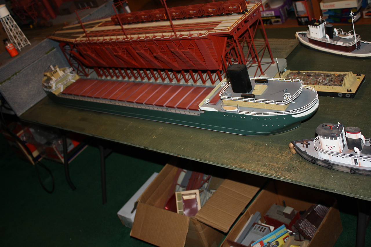 Ore Dock - Kit - 48-1/2 x 5'' 121.2 x 12.5cm -- HO Scale Model Railroad ...