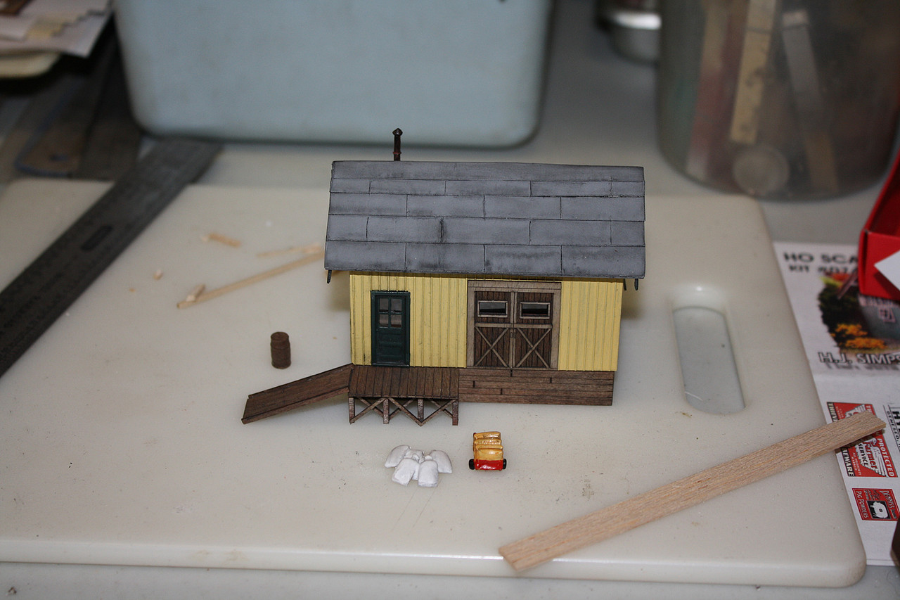 H.J. Simpson Feed & Seed - Kit -- HO Scale Model Railroad Building ...