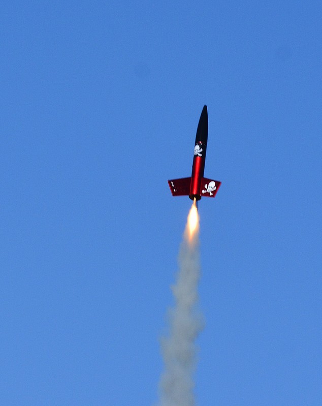 Mega Der Red Max Model Rocket Kit -- Pro Series II E2X -- #9705 ...