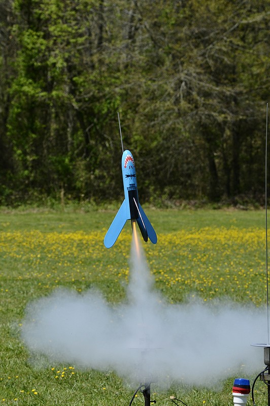Mega Mosquito Model Rocket Kit -- Skill Level 3 -- #1335 pictures by ...