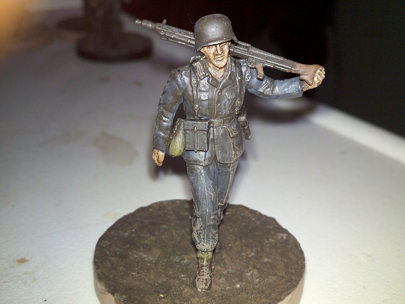 German Machine Gun Soldier Crew -- Plastic Model Military Figure Kit ...