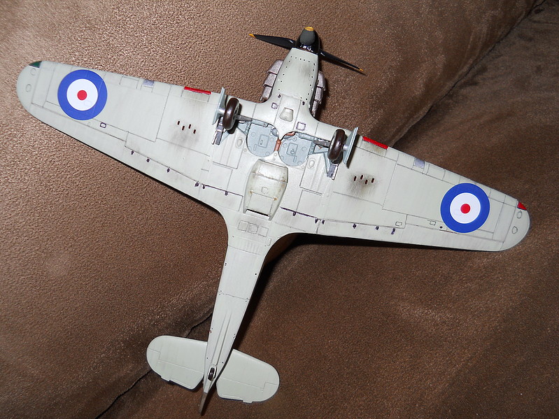 E-Z Snapz Hawker Hurricane MK.1 -- Snap Tite Plastic Model Aircraft Kit ...