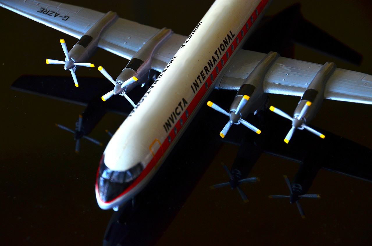 Vickers Vanguard British Turboprop Airliner -- Plastic Model Airplane ...