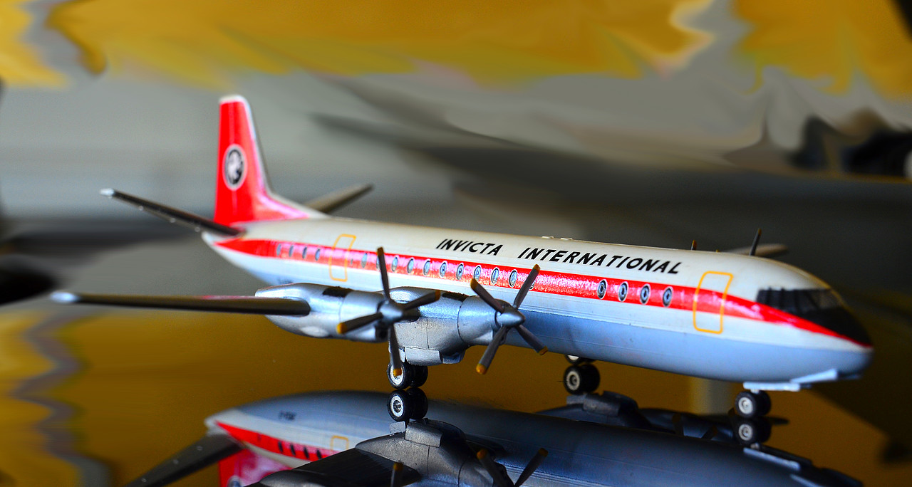 Vickers Vanguard British Turboprop Airliner -- Plastic Model Airplane ...