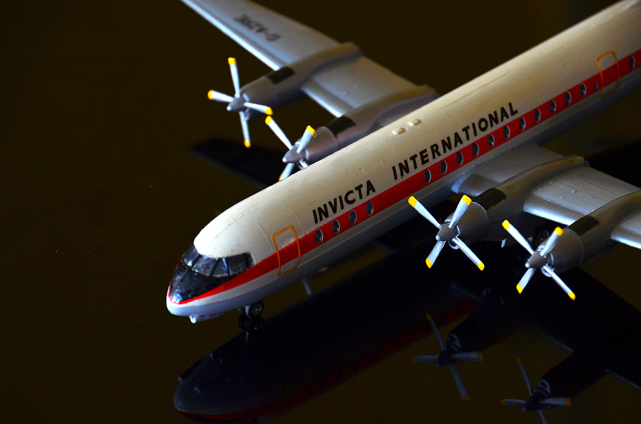 Vickers Vanguard British Turboprop Airliner -- Plastic Model Airplane ...