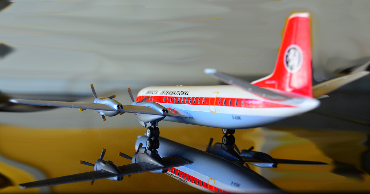 Vickers Vanguard British Turboprop Airliner -- Plastic Model Airplane ...