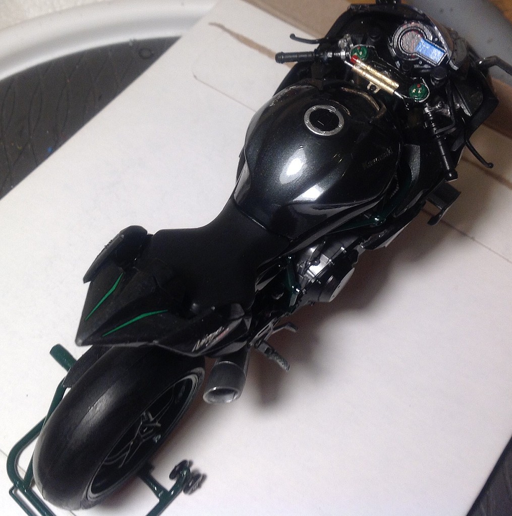 Kawasaki Ninja H2R -- Plastic Model Motorcycle Kit -- 1/12 Scale -- #14131 pictures by flexat59