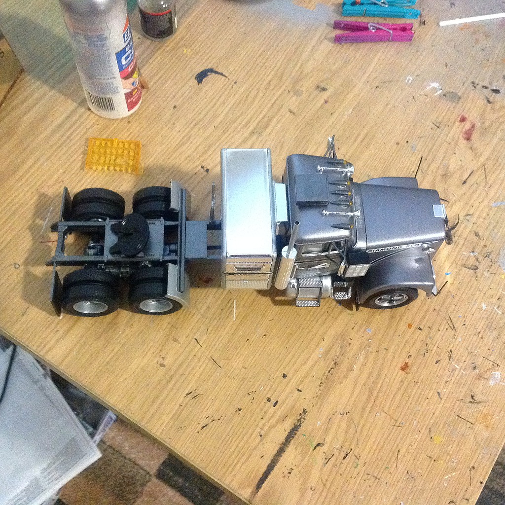 Diamond Reo Tractor -- Plastic Model Truck Kit -- 1/25 Scale -- #719 ...