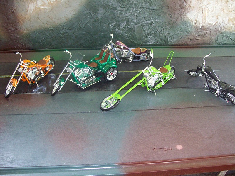 RM Kustom Chopper Crusader -- Plastic Model Motorcycle Kit -- 1/12 ...