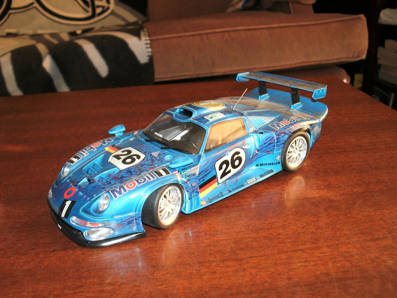 Porsche 911 GT1 Racecar GT1 -- Plastic Model Car Kit -- 1/24 Scale ...