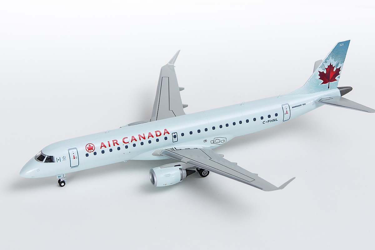 Embraer 190 Lufthansa -- Plastic Model Airplane Kit -- 1/144 Scale ...