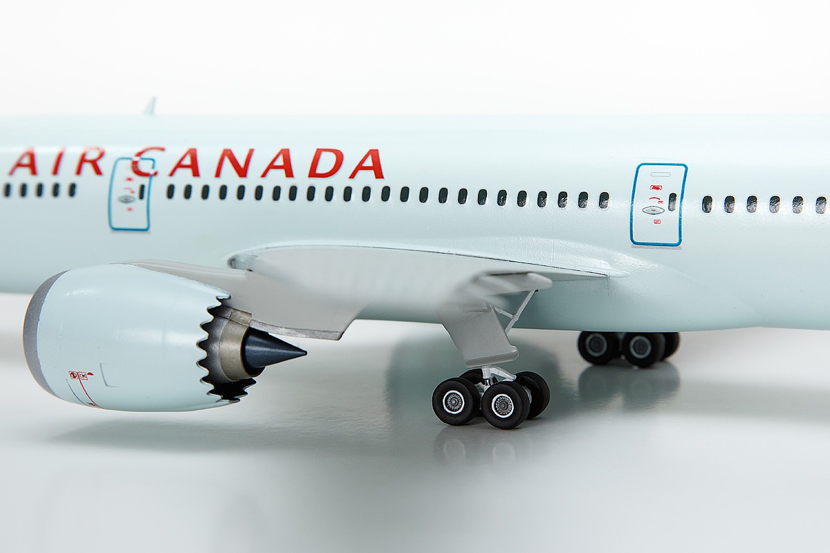 Boeing 787-8 Dreamliner -- Plastic Model Airplane Kit -- 1/144 Scale ...