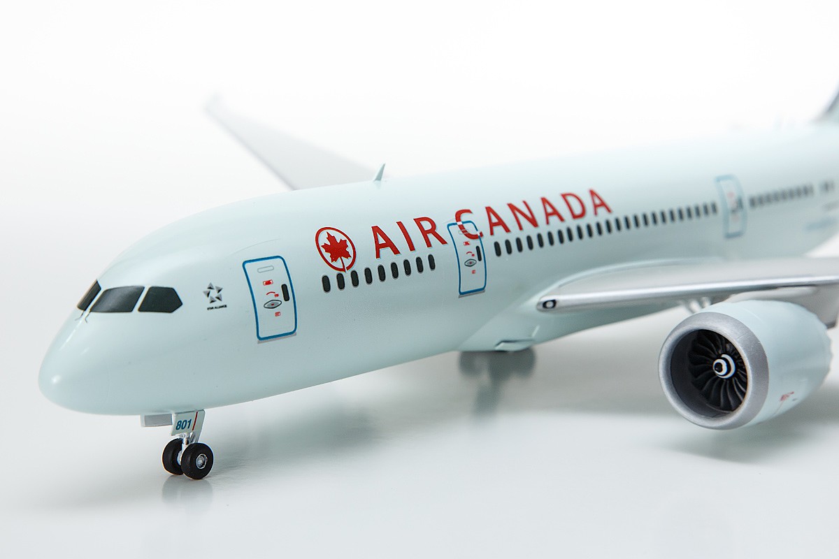 Boeing 787-8 Dreamliner -- Plastic Model Airplane Kit -- 1/144 Scale ...