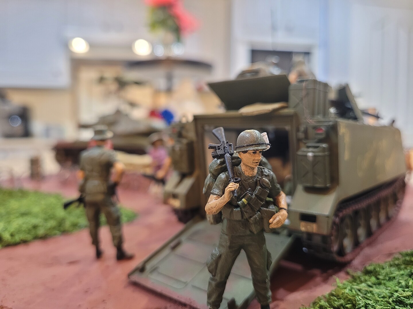 Gallery Pictures Master-Box US Soldiers Patrolling Vietnam (4 & Woman ...