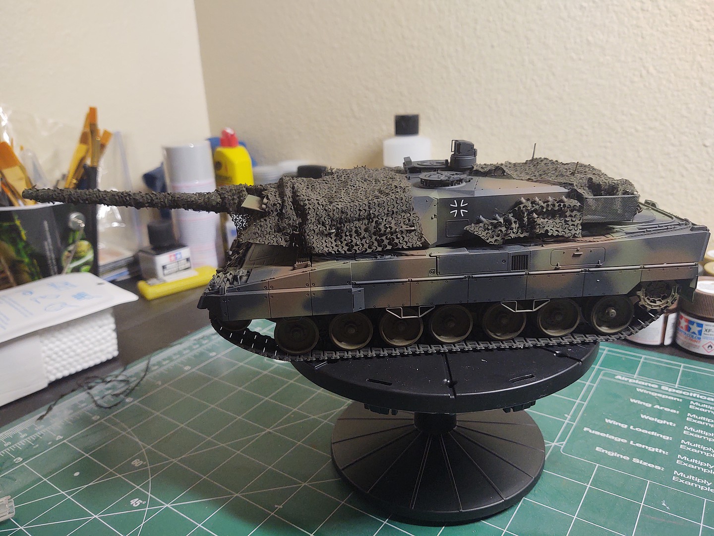 Leopard 2 A6 Main Battle Tank -- Plastic Model Military Vehicle Kit ...