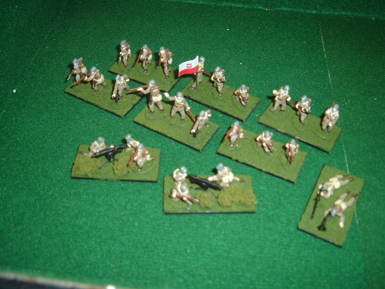 WWII Polish Infantry -- Plastic Model Military Figure Set -- 1/72 Scale ...