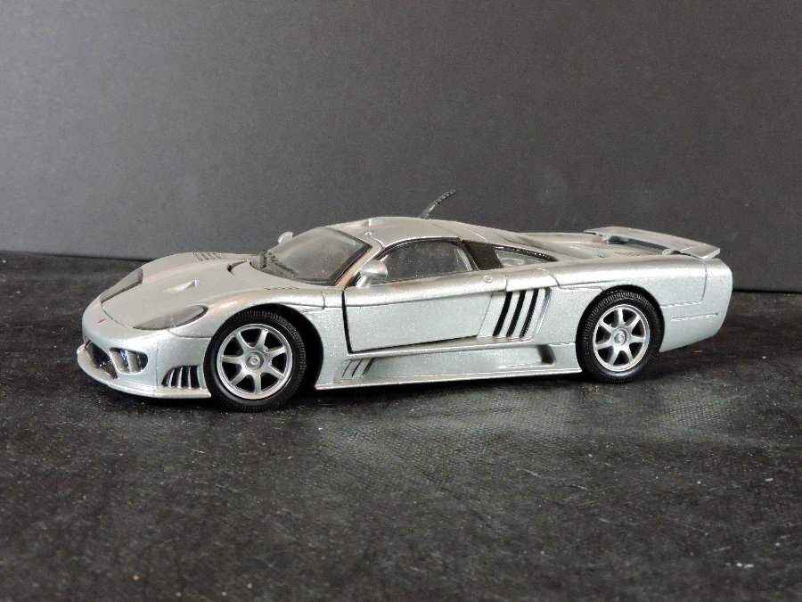 Saleen S7 Metallic Red Metal -- Metal Body Plastic Model Car Kit -- 1/ ...
