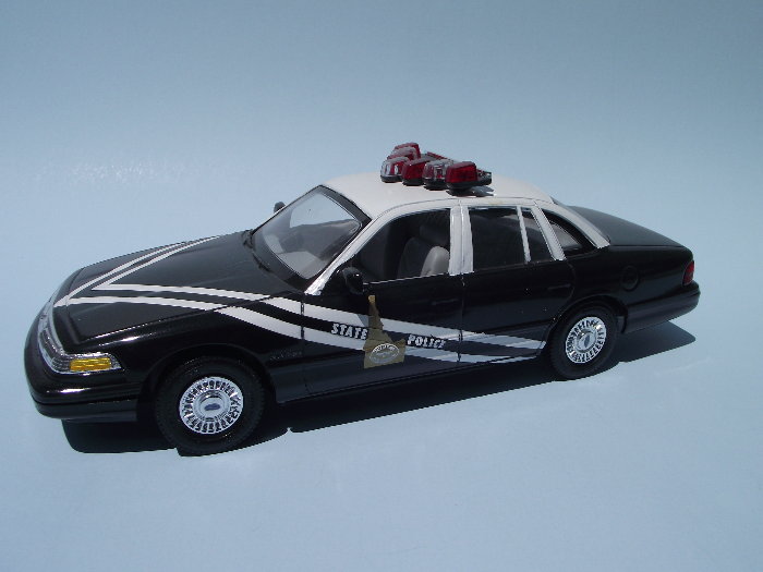 Ford Crown Vic TN State Police Prepainted Cop -- Plastic Model Car Kit ...