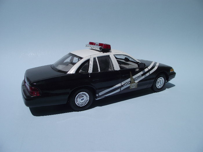 Ford Crown Vic TN State Police Prepainted Cop -- Plastic Model Car Kit ...