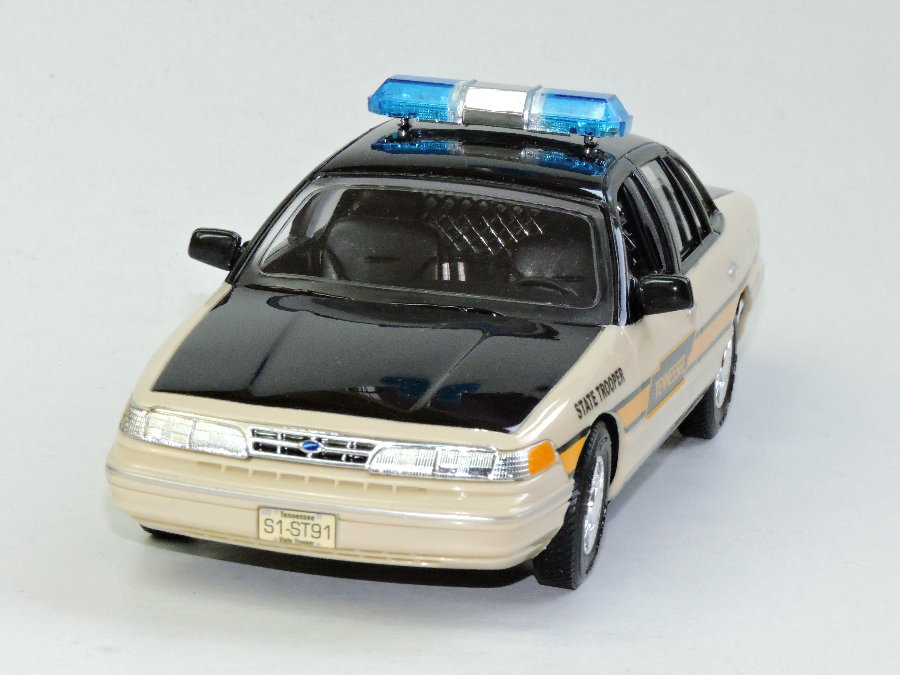Ford Crown Vic TN State Police Prepainted Cop -- Plastic Model Car Kit ...