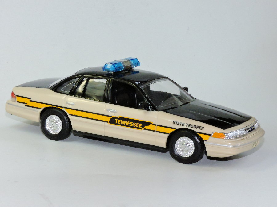 Ford Crown Vic TN State Police Prepainted Cop -- Plastic Model Car Kit ...
