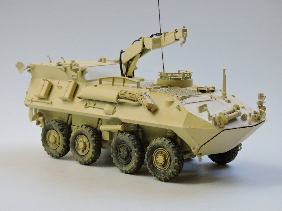 USMC LAV-R Light Armored Recovery Vehicle -- Plastic Model Military ...