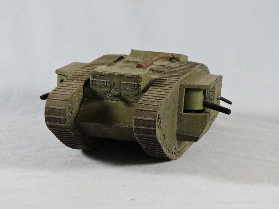 WWI British Male Mk IV Tank -- Plastic Model Military Vehicle Kit -- 1/ ...