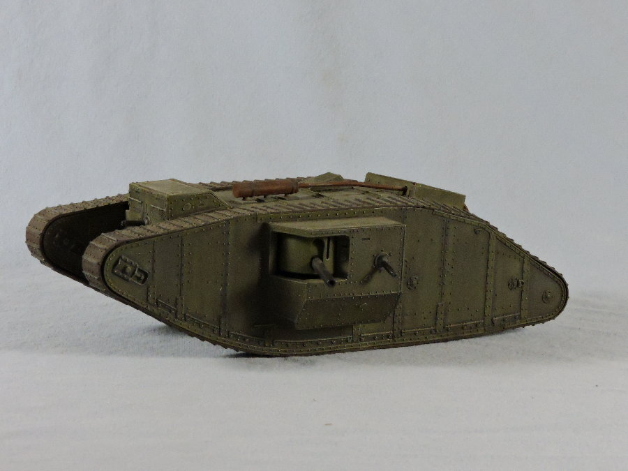 WWI British Male Mk IV Tank -- Plastic Model Military Vehicle Kit -- 1/ ...