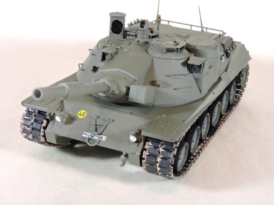 MBT-70 (Kpz.70) -- Plastic Model Military Vehicle Kit -- 1/35 Scale ...