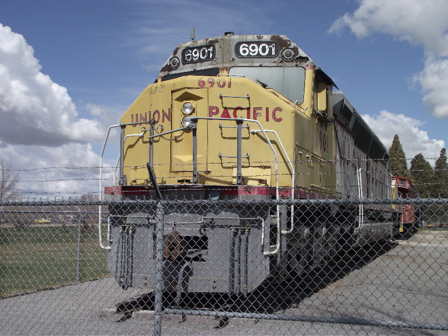 EMD DD40AX w/DCC Union Pacific #6900 -- N Scale Model Train Diesel ...