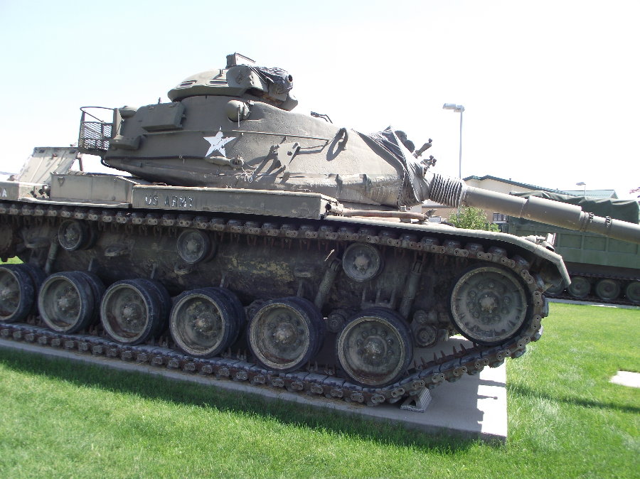 US Tank M60A1 -- Plastic Model Military Vehicle Kit -- 1/35 Scale ...