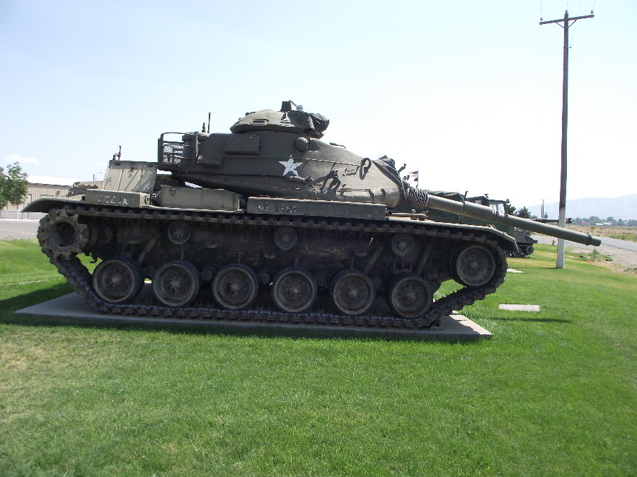 US Tank M60A1 -- Plastic Model Military Vehicle Kit -- 1/35 Scale ...