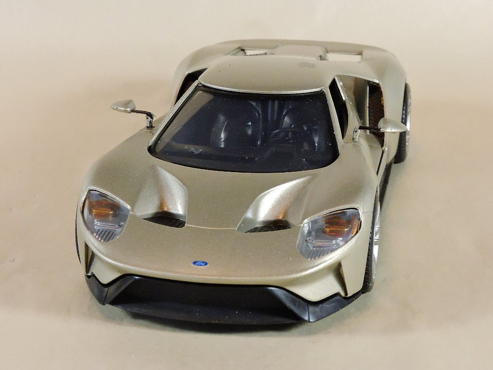 2017 Ford GT -- Snap Tite Plastic Model Vehicle Kit -- 1/24 Scale ...