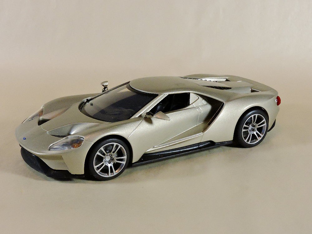 2017 Ford GT -- Snap Tite Plastic Model Vehicle Kit -- 1/24 Scale ...